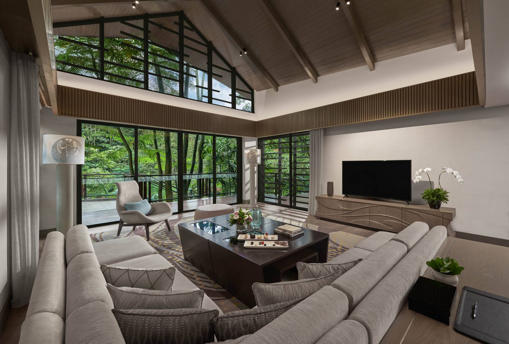 Presidential Villa - Pullman Ciawi Vimala Hills Resort